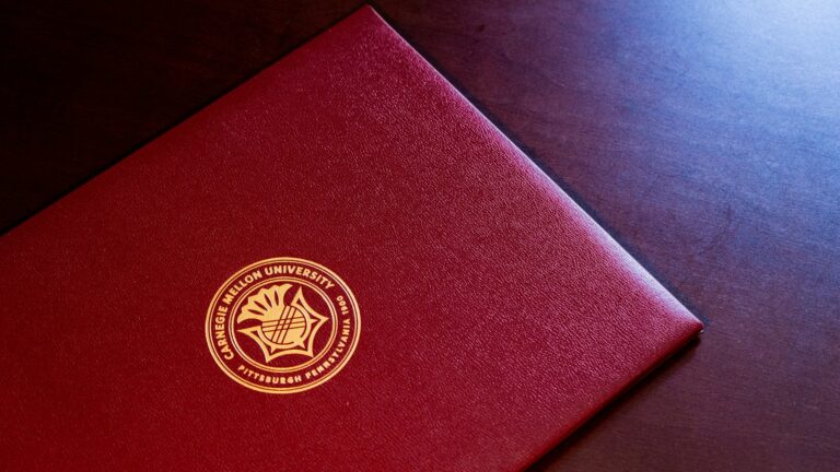 Kako napisati diplomski rad bez puno stresa? 10 savjeta za uspješan ...